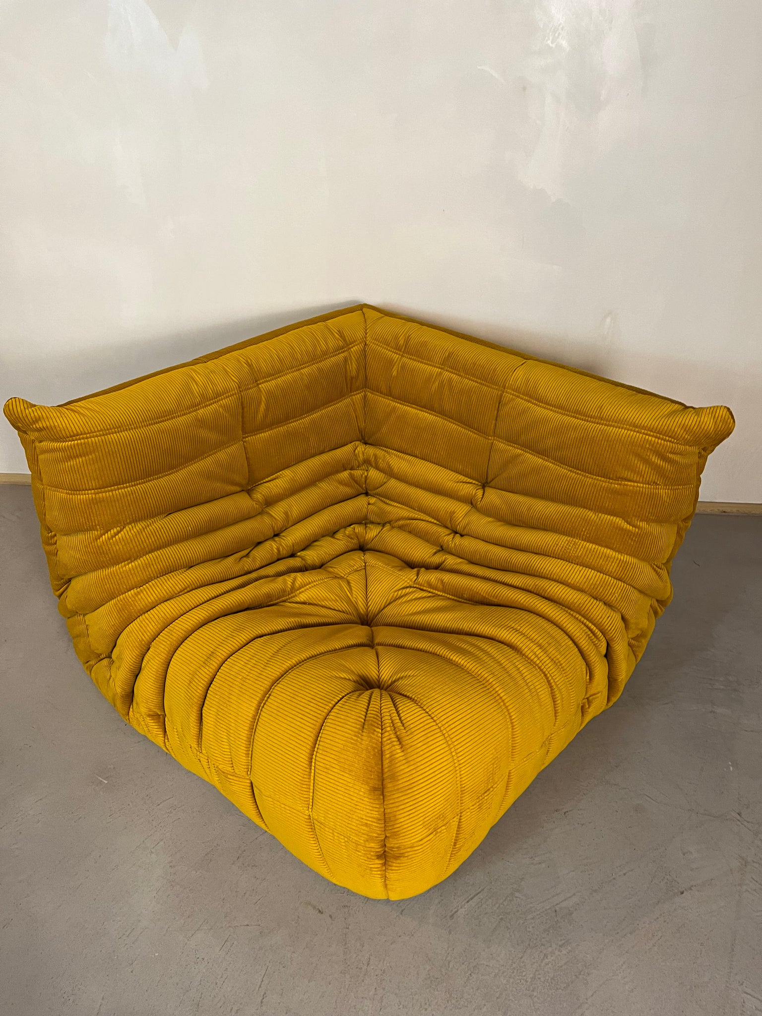 Set of 5 Golden Togo Living Room Set by Michel Ducaroy – Curiouz