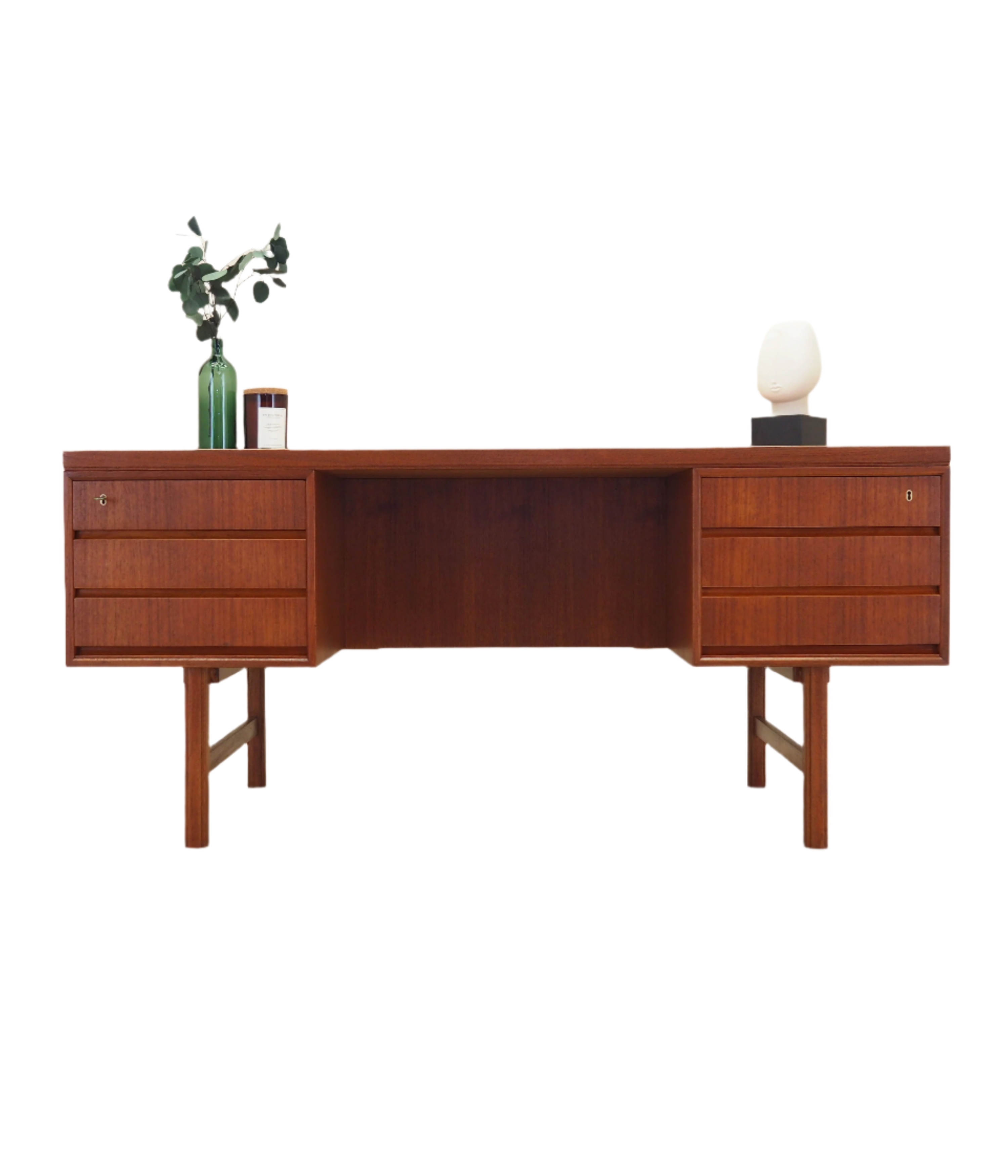 Teak desk in Danish design from 1970s – Curiouz