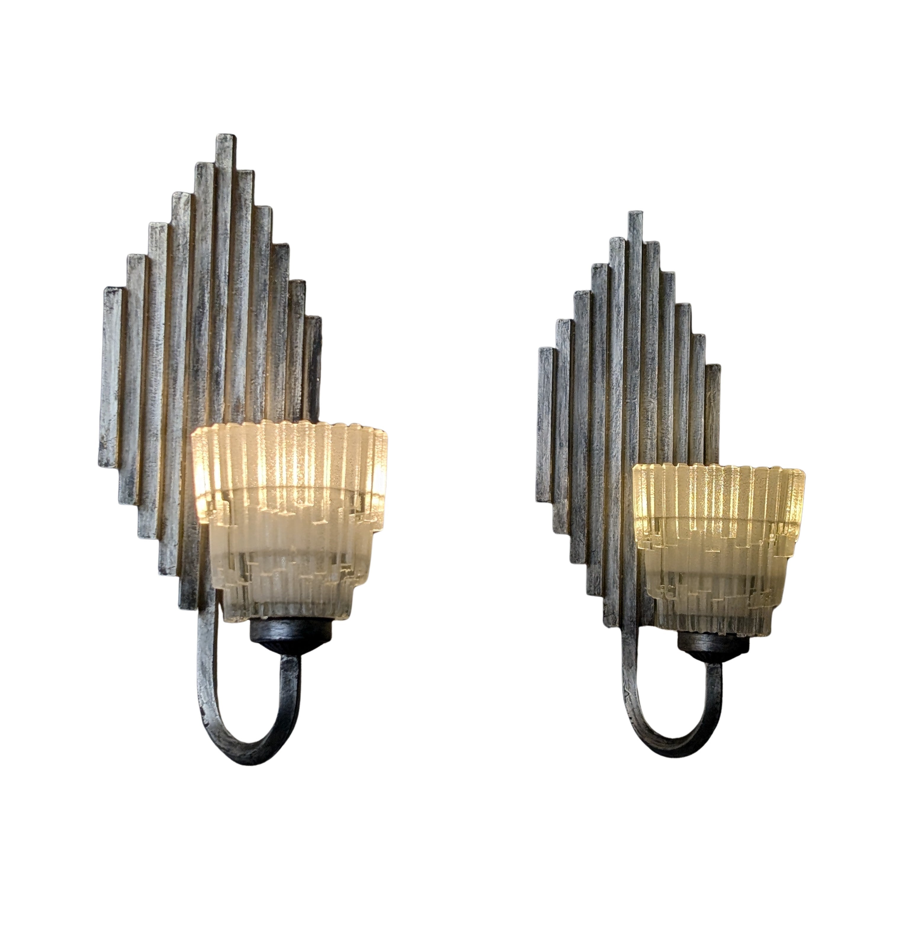 Pair of Ferro Art wall sconces with geometric frames – Curiouz