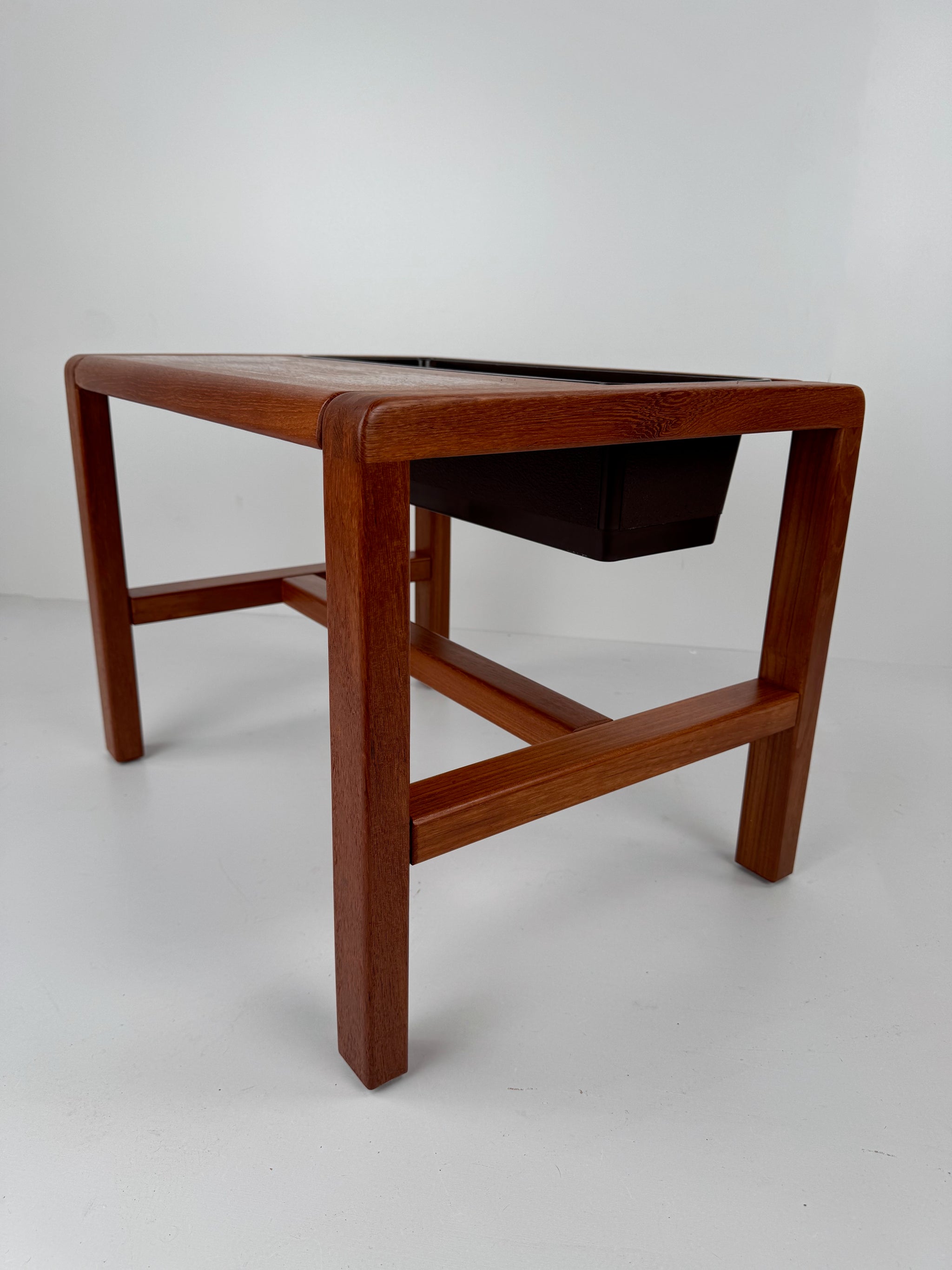 Solid teak planter side table by Salling Stolefabrik – Curiouz